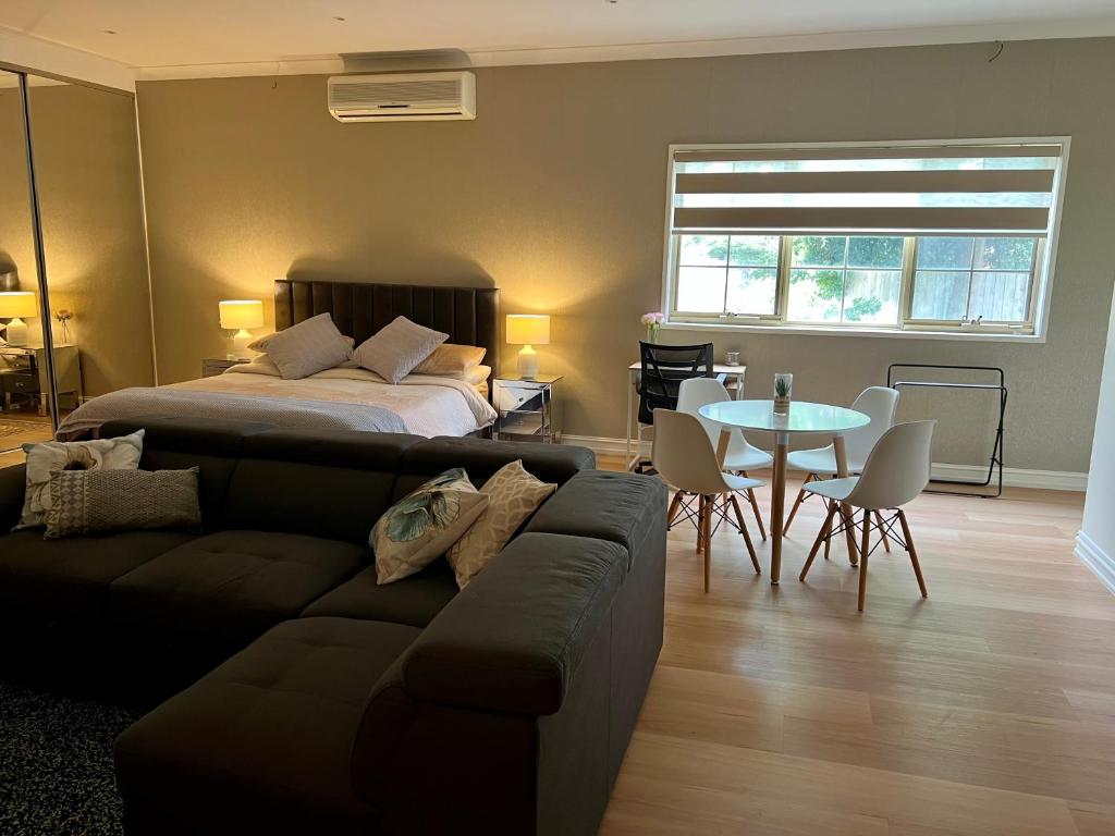 Super Luxury Self Contained Studio unit,Lysterfield（2025年最新房价）