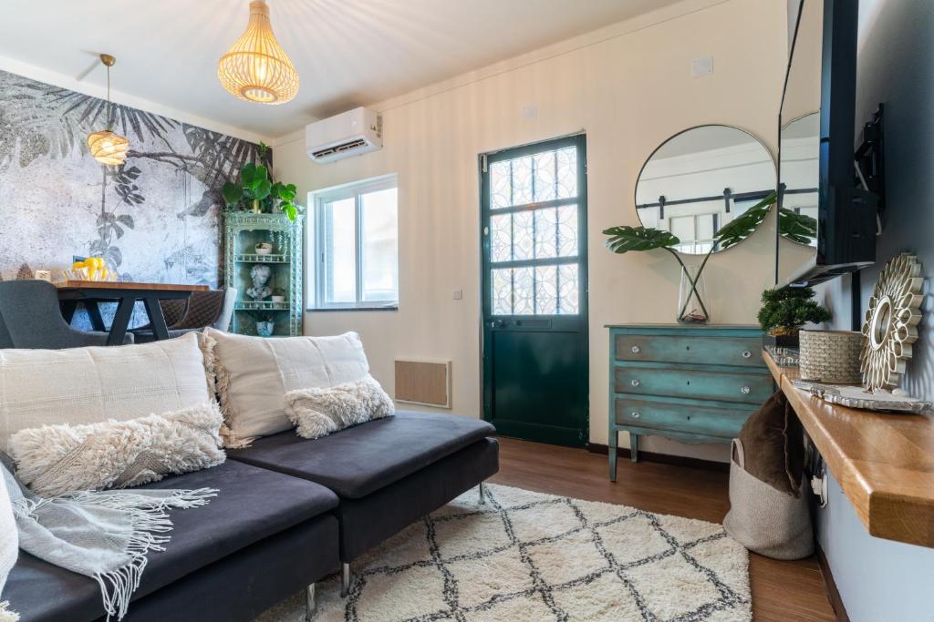 奥良Arty Vintage Townhouse with Rooftop Shower & Sun Loungers – 2024最新房价