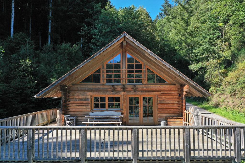 Schwarzwald Blockhaus - Sauna - Kamin - mit Bettwäsche und Handtücher,斯 ...