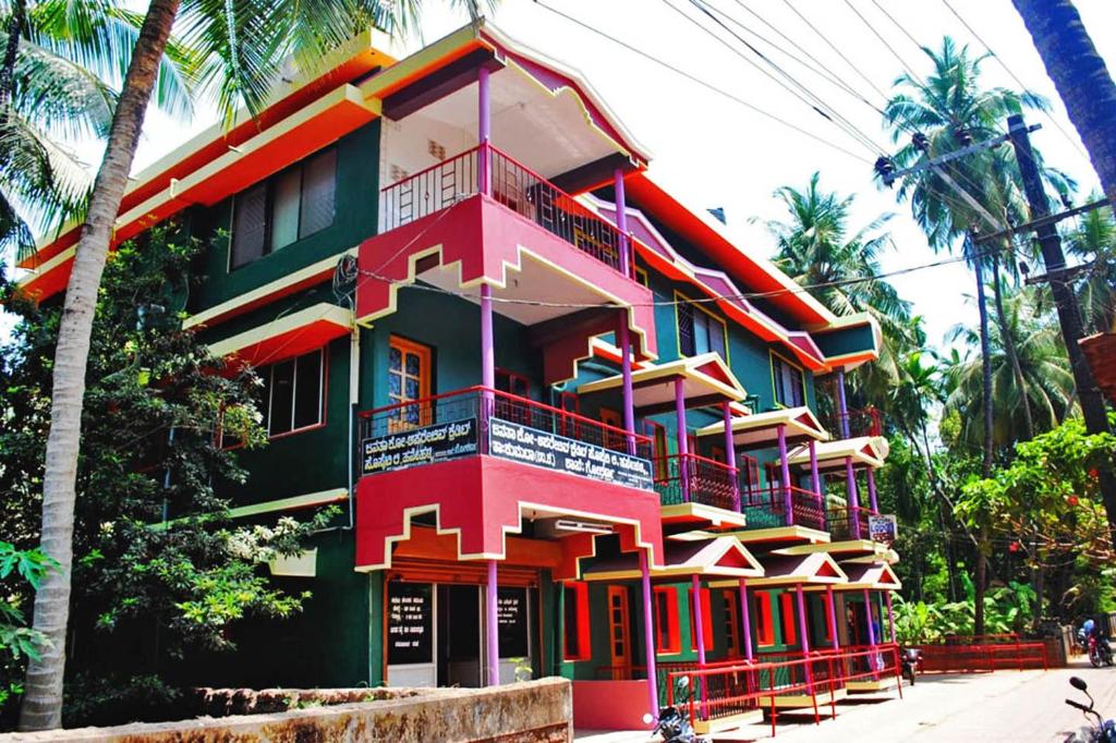 STAYMAKER Hotel Jagdish Nivas戈卡尔纳（2024最新房价）