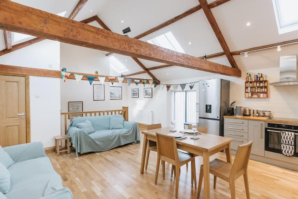 ELM HOUSE BARN - Converted One Bed Barn at the gateway to the Lake ...