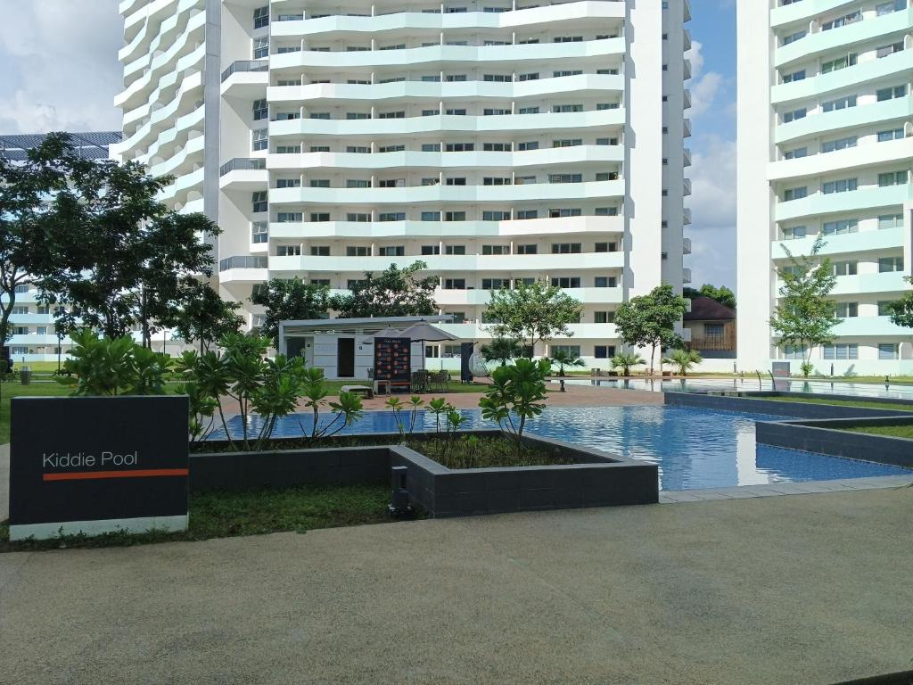 Staycation at The Residences at Commonwealth预订_Staycation at The ...