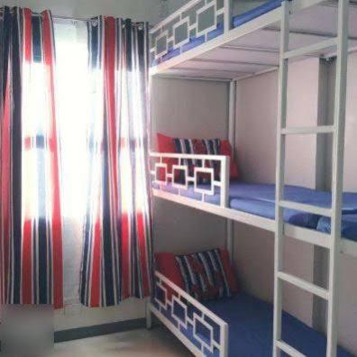 TRANSIENT ROOM STUDIO HOSTEL Backpakers 1 bathroom 4 person allowed.帕西格 ...