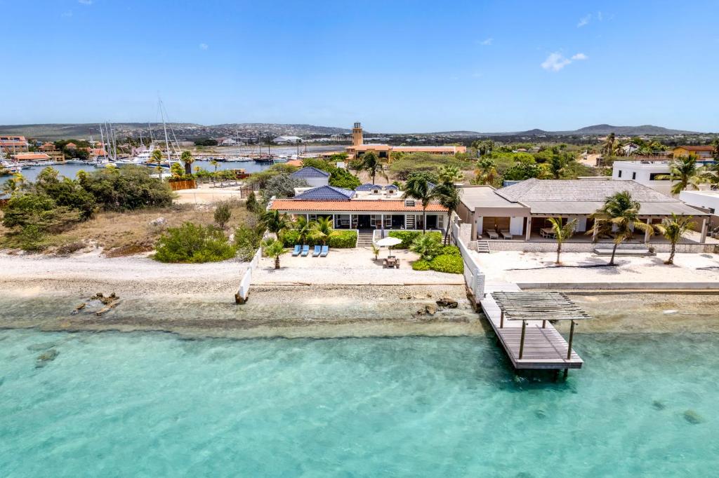 Oceanfront - Villa Port of Call -,克拉伦代克（2025年最新房价）