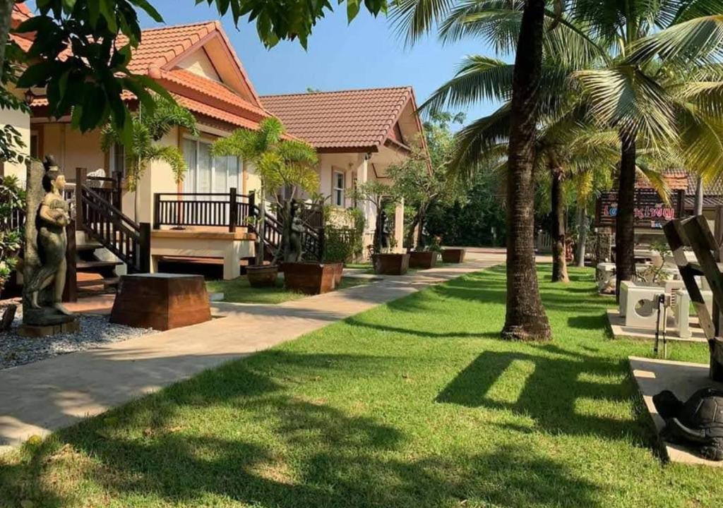 เดือนเพ็ญ รีสอร์ต Duanphen resortAmphoe Phen（2024最新房价）