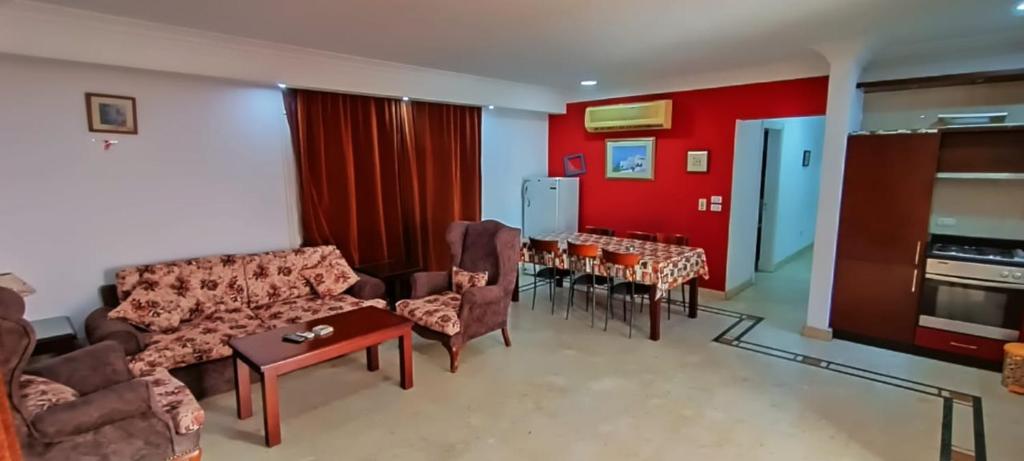 Speciose 3-bedroom Apt next to the swimming pool in Delta Sharm Resort ...