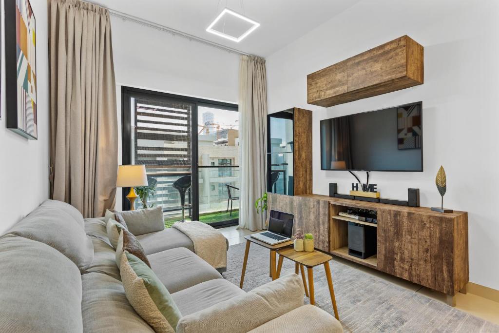 Your Home in the Heart of JVC by Suiteable迪拜（2024最新房价）
