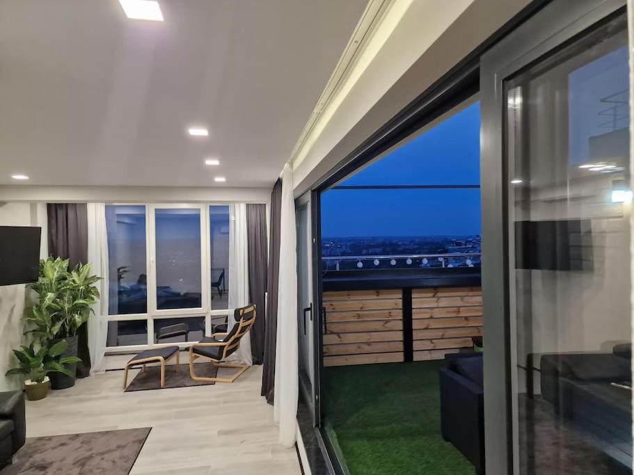 Eco Penthouse&rooftop terrace.,基希讷乌（2025年最新房价）