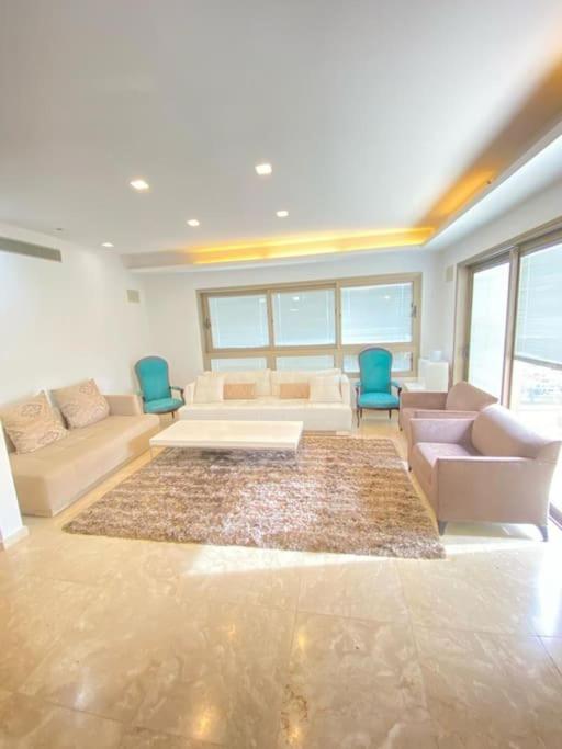 The sea view from the 19th floor内坦亚（2024最新房价）
