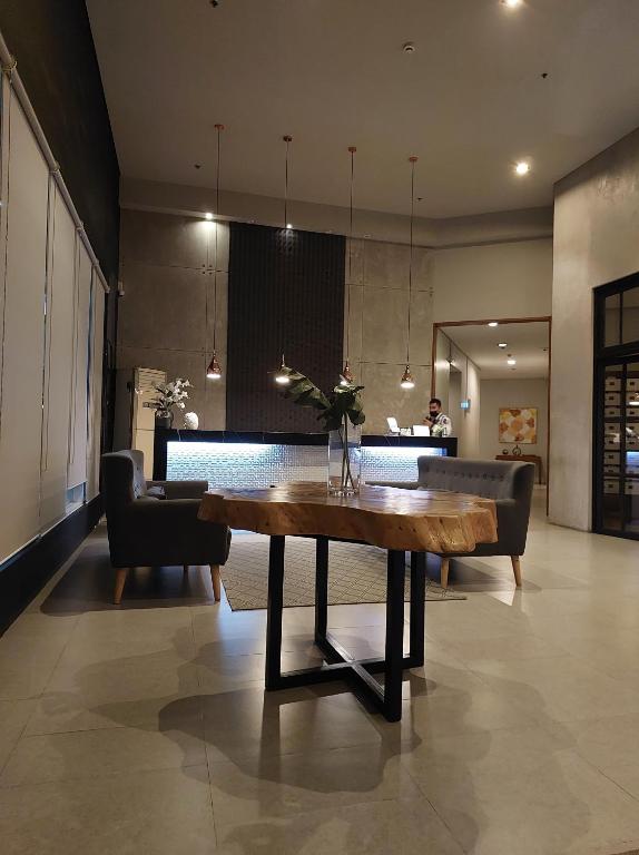 2 BR Condo Free Wifi & Netflix - Circulo Verde, Eastwood Libis, Quezon ...