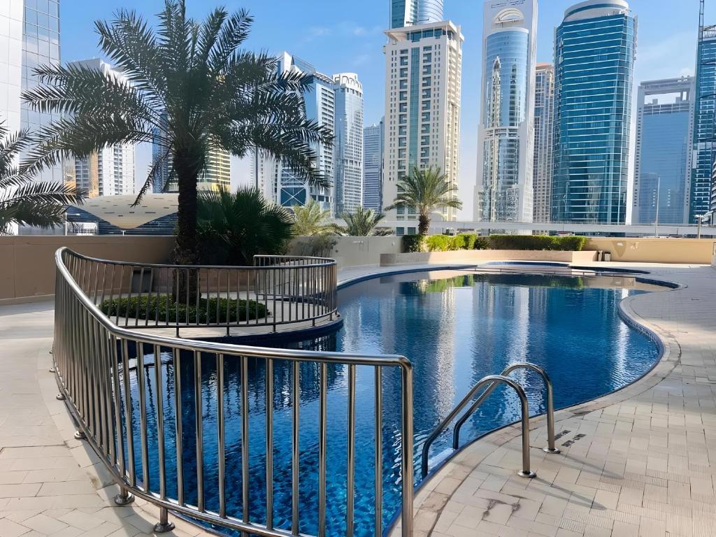 Dubai Marina Escape Steps to Metro & Beach,迪拜（2025年最新房价）