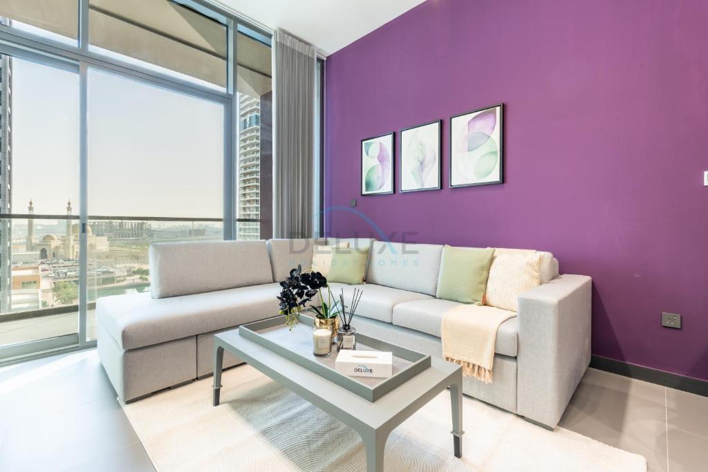Lake and City Views 1BR, Short Distance to Metro, MBL Royal, Jumeirah ...