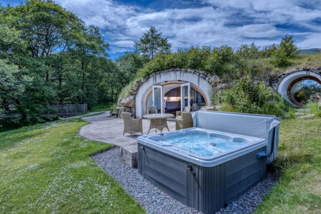 The Warren - Hobbit House and Hot Tub at Loch Tay,洛尔斯（2025年最新房价）