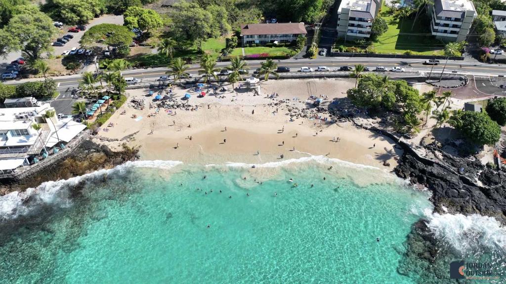 Ocean View White Sands Village only steps away from Magic Sands Beach,科 ...