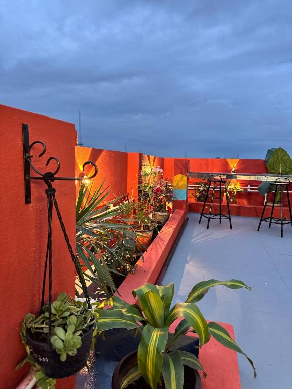 Sandy Skydeck a private terrace suite with AC and BBQ Grill,班加罗尔（2026年最新房价）