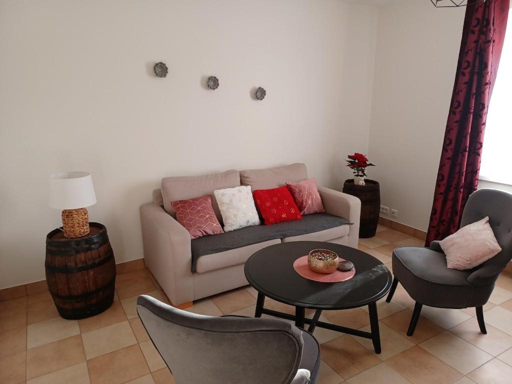 65 m2 full-foot apartment in a house with garden and private entrance,托 ...