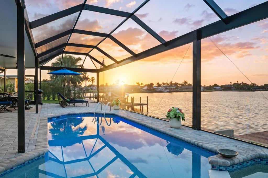 Serene Sky Pool Table, Ping Pong Table Arcade Game Fun Gulf Access,珊瑚角 ...