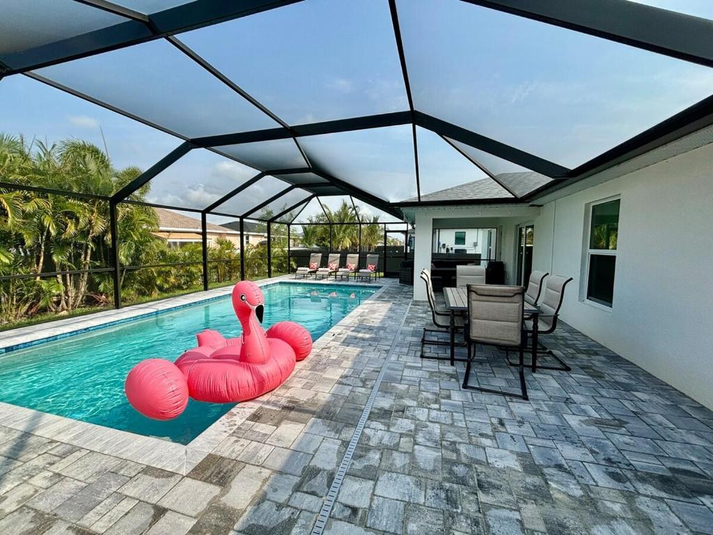 Cape House - 4 BR - Pool - Fire Pit - Private Backyard,珊瑚角（2025年最新房价）