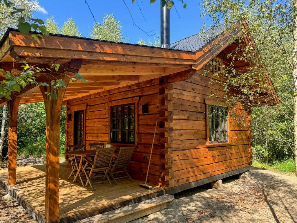 Authentic Log Cabin In Forest Near Ejstrupholm,Ejstrup（2025年最新房价）