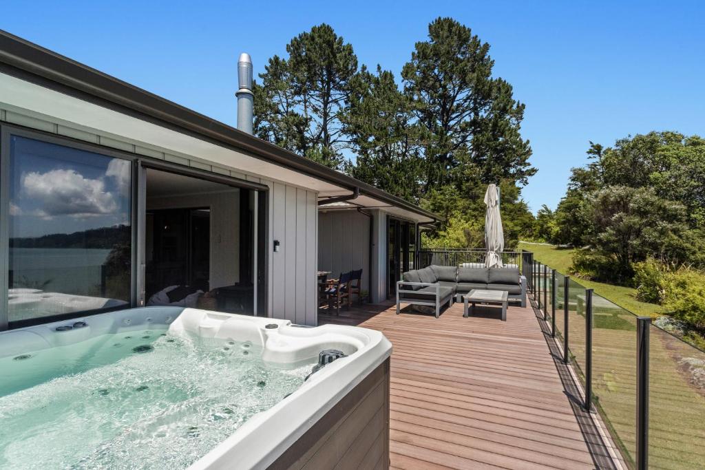 Hihi O Te Ra - Waterfront Waiotahe Holiday Home,Kutarere（2025年最新房价）