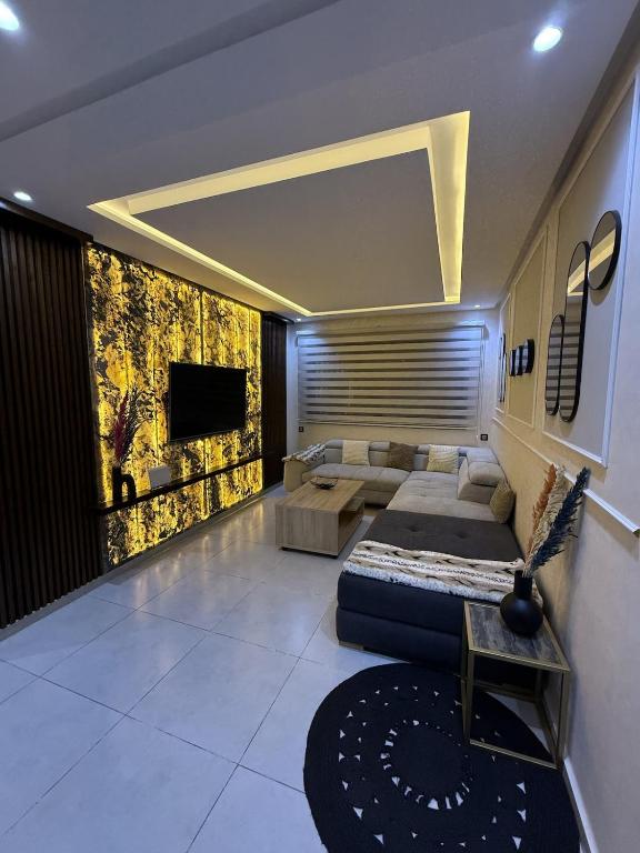 Suite Luxe And Confort Face A La Gare TGV,盖尼特拉（2026年最新房价）