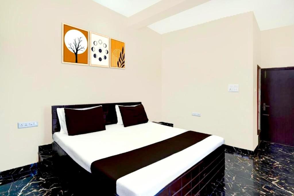 Radha Krishna Palace Banquet Hall,戈勒克布尔（2026年最新房价）