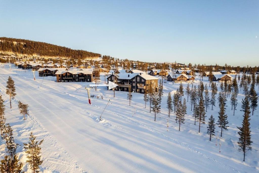 Idre Himmelfjäll - Ski in ski out - Nyproduktion med bastu och öppen ...