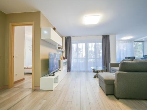 贝尼多姆West oriented beachfront apartment in Parque Loix – 2023最新房价