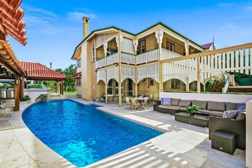 Old World Charm-City Views+Pool布里斯班（2024最新房价）