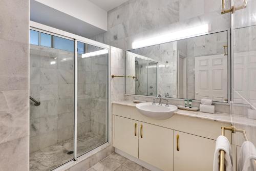 Bella Vista East 4 Oceanview, Golf Buggy, Valet Service & Shared Pool ...